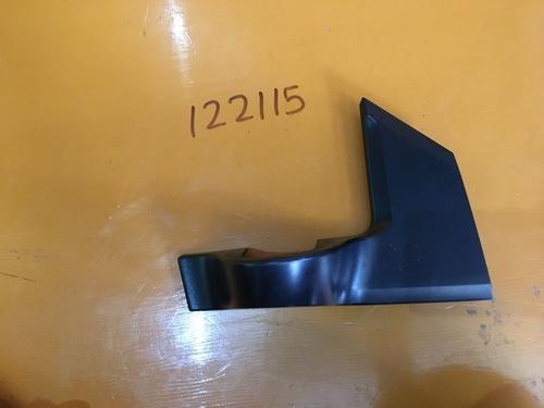 Suzuki Wagon R MH44S RHS side mirror arm cover | Kuruma